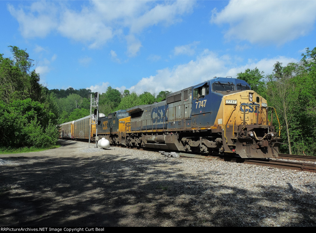 CSX 7747 and 7851